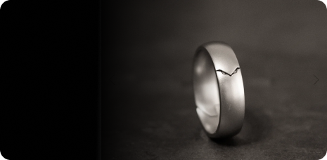 How Hinged Rings Offer a Comfortable Fit for People with Arthritis ...